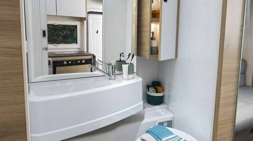 S614 the compact family low profile - Chausson